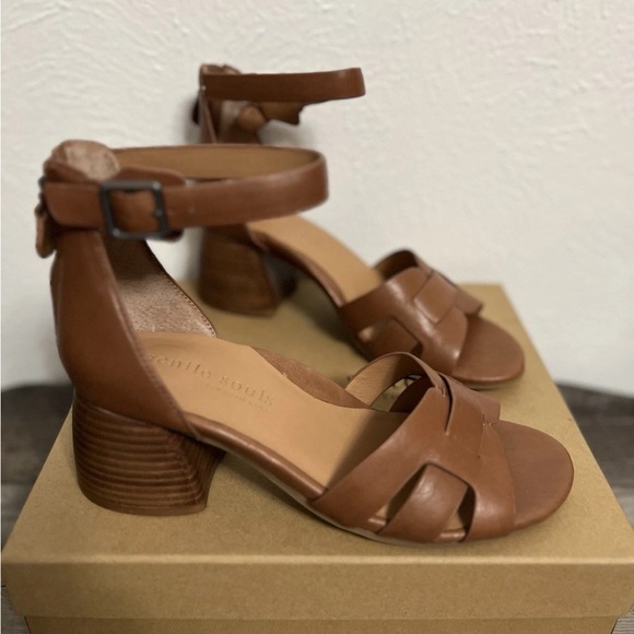 gentle souls | Shoes | Nwt Gentle Souls By Kenneth Cole Myla Heeled ...